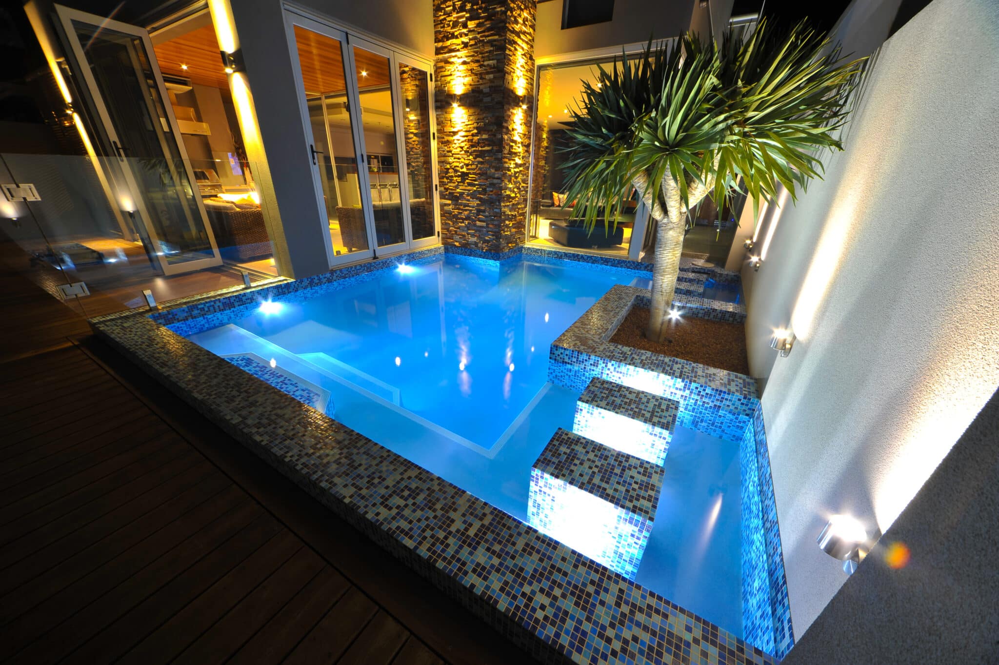 Hawaii Blue - Rainbow Quartz